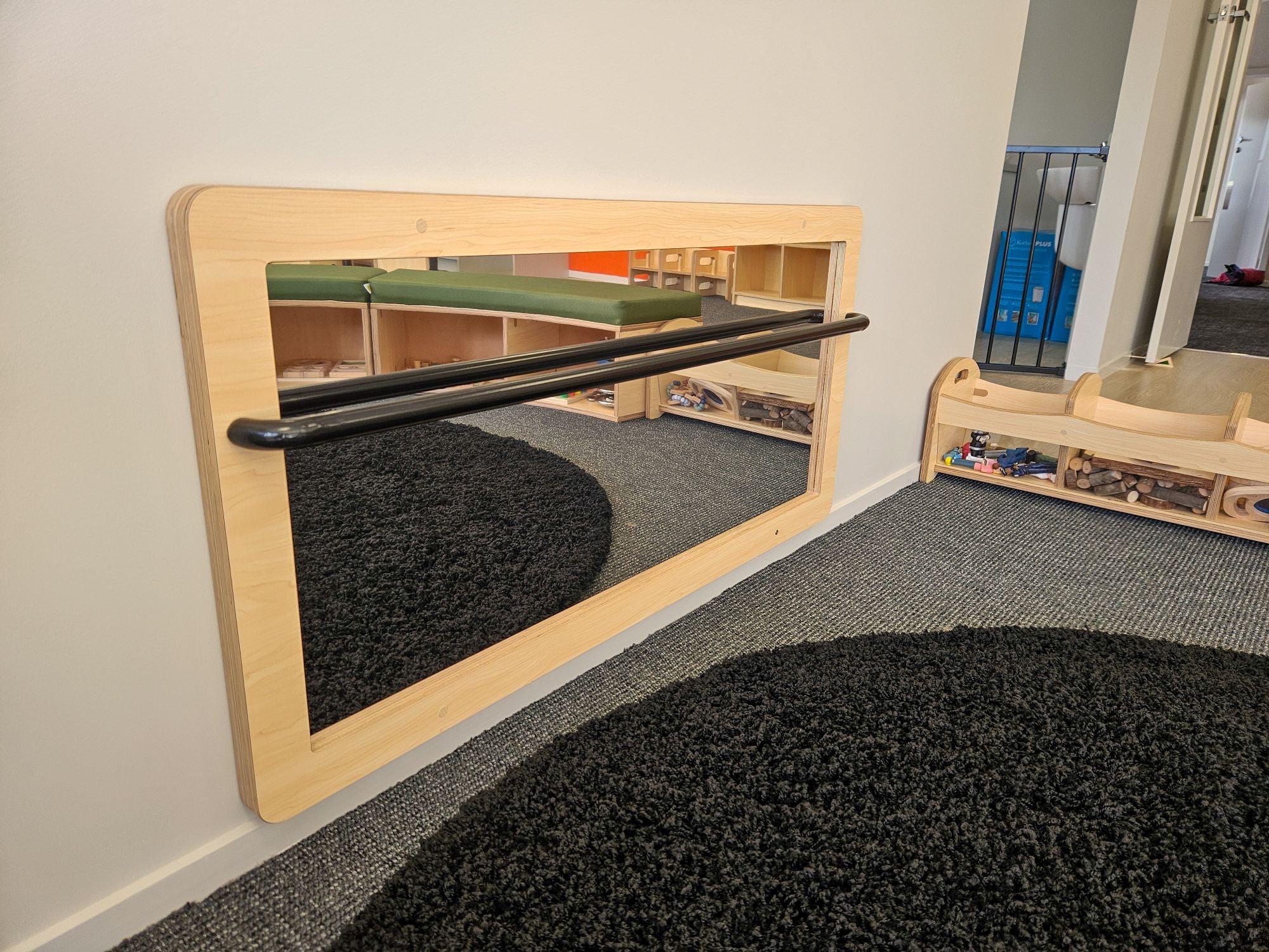 Infant Wall Mirror with Metal Rail - Play‘n’Learn New Zealand