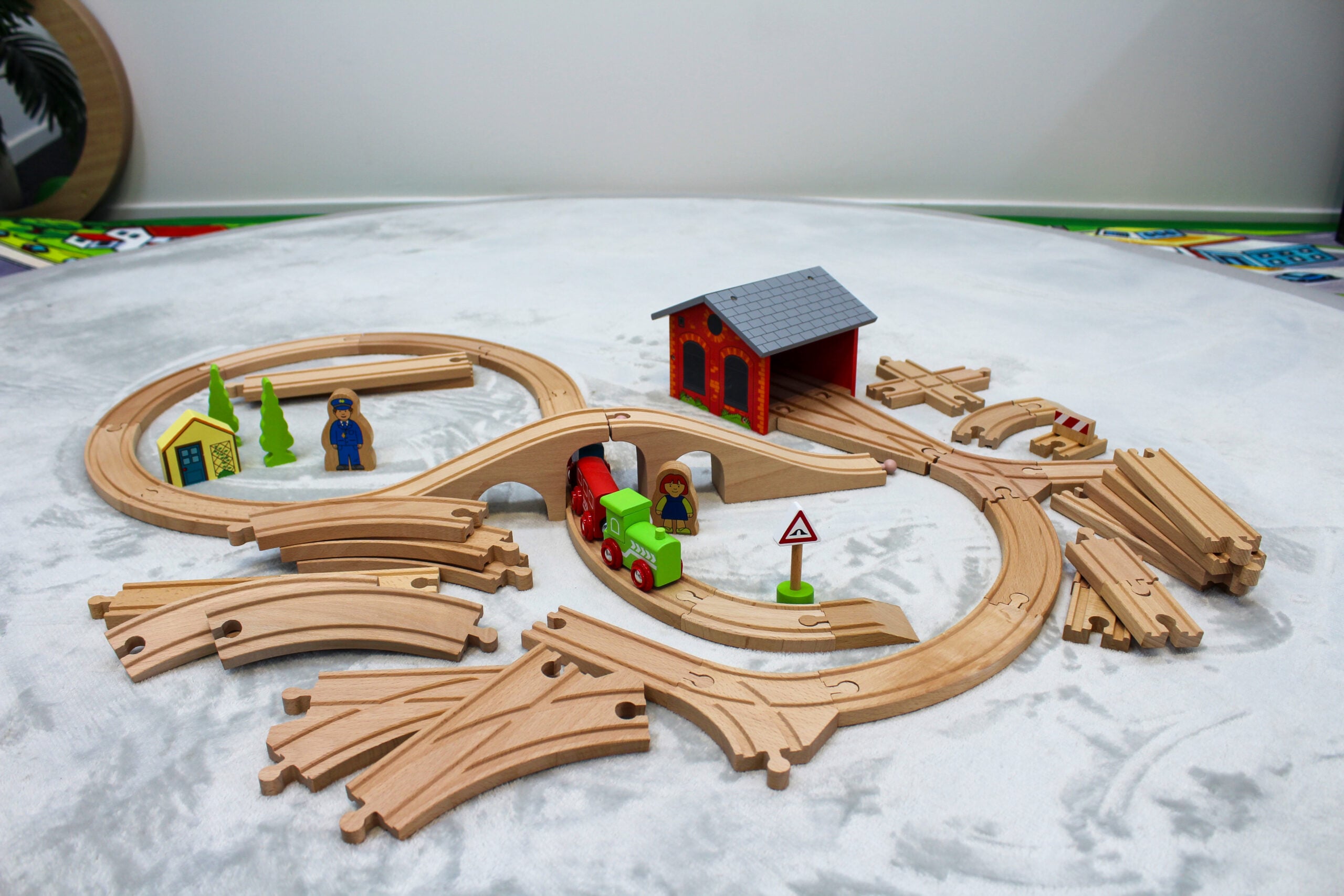 Wooden Figure Eight Train & Extension Set (55pcs) - Play‘n’Learn New ...